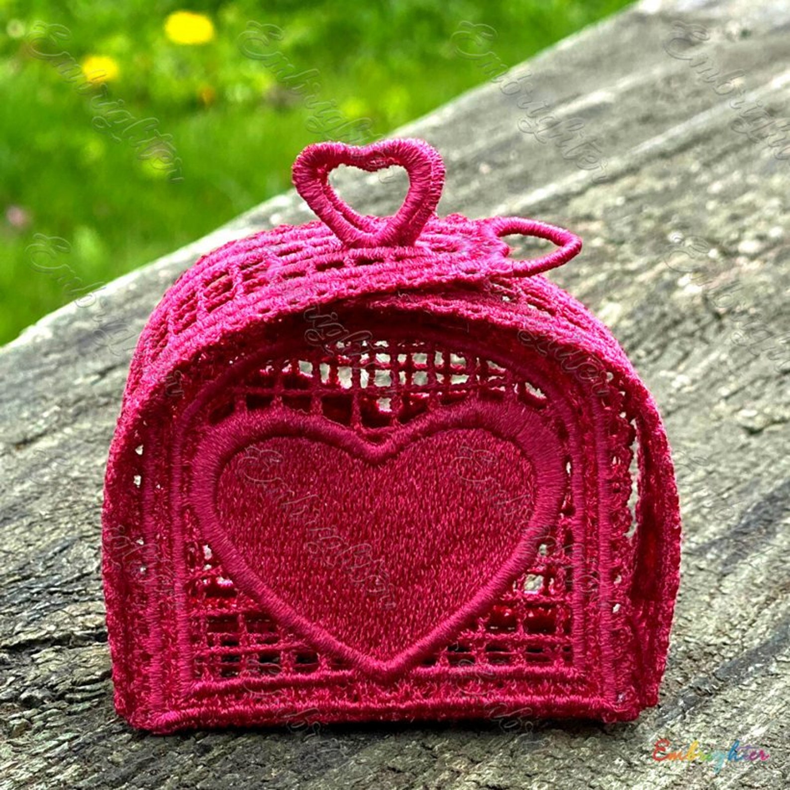 FSL Gift Box With Heart Decoration Machine Embroidery Design - Etsy