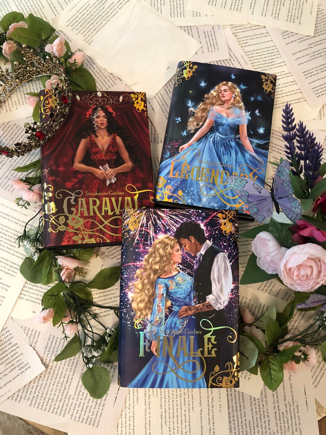 LIMITED EDITION Caraval Gold Holographic Foiled Dust Jacket Alternate ...