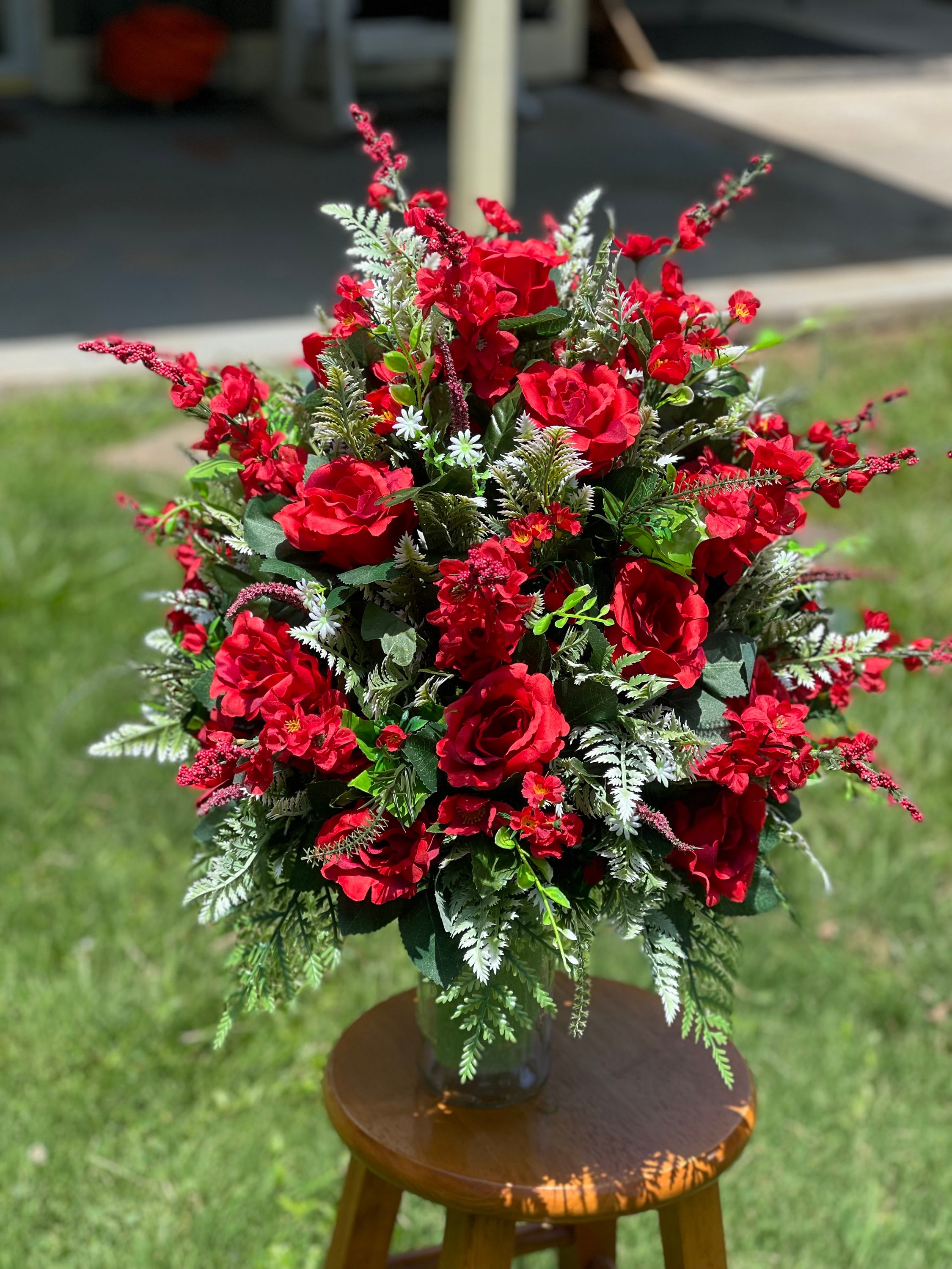 Red Cemetery Flowers, Grave Flower Arrangement, Vase Insert, Grave ...