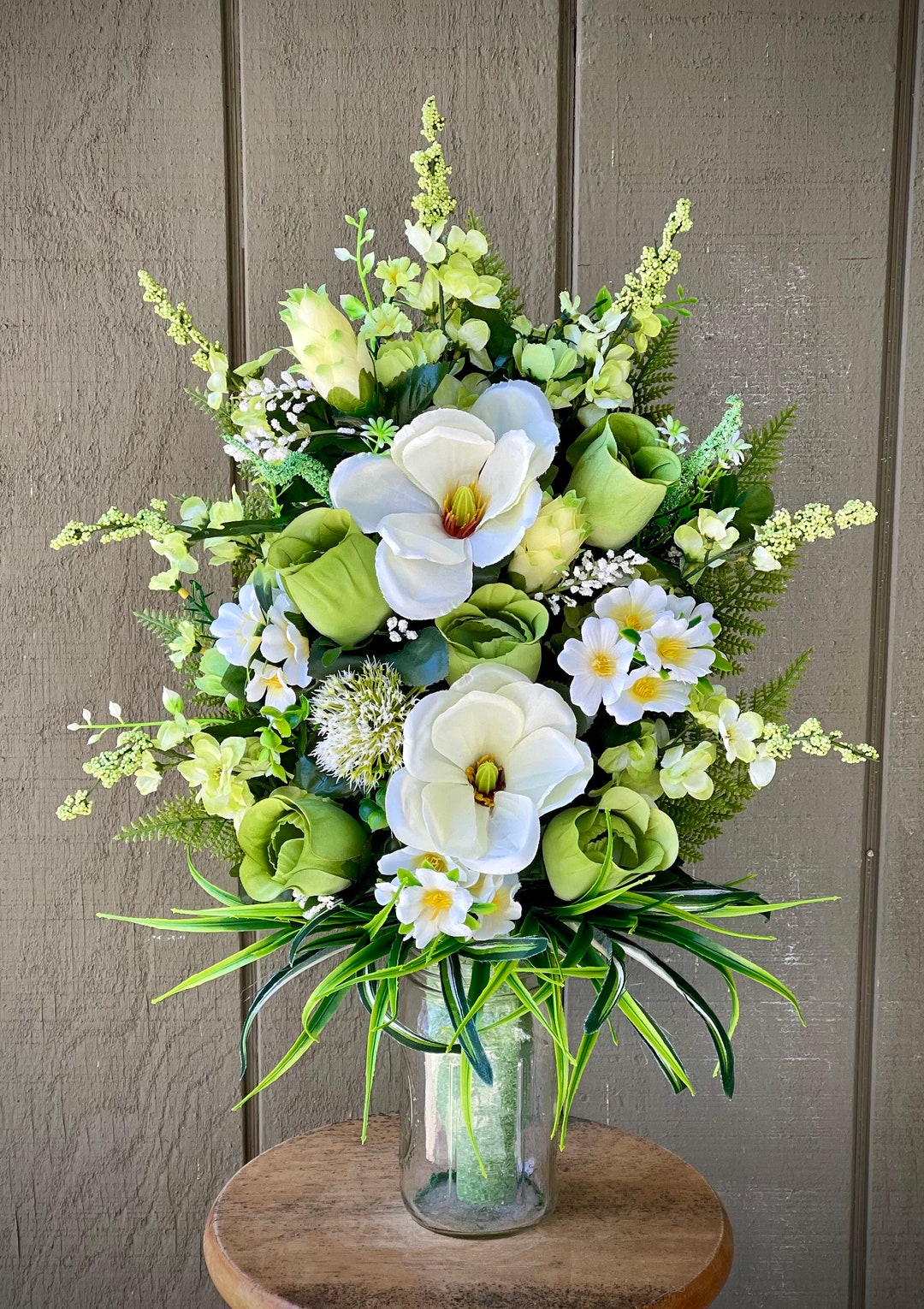 Mausoleum Flower Arrangement Insert. Monument, Memorial, Mausoleum ...