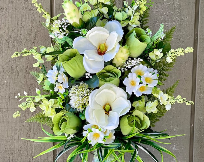 Mausoleum Flower Arrangement Insert. Monument, Memorial, Mausoleum ...