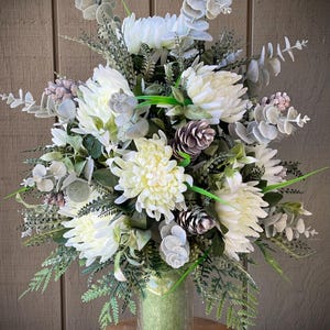 Winter Christmas Cemetery Flowers, Grave Flower Arrangement, Vase ...