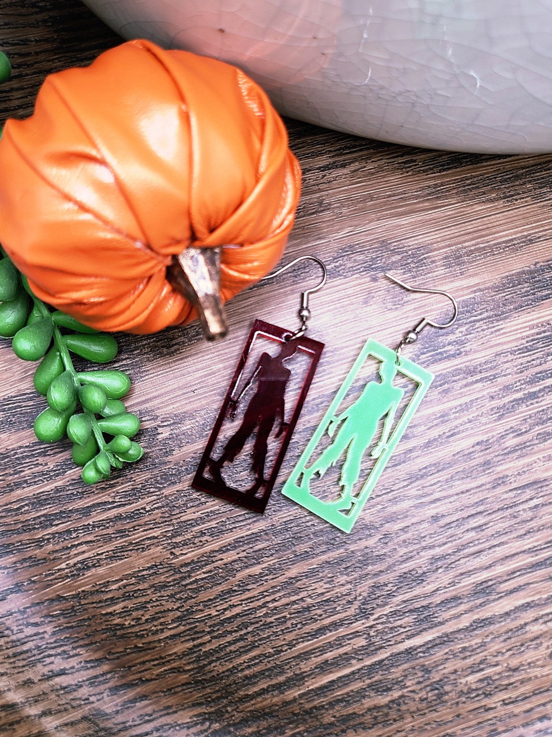 GLOW IN THE Dark Undead Zombie Earrings Walking Dead Halloween Gift ...