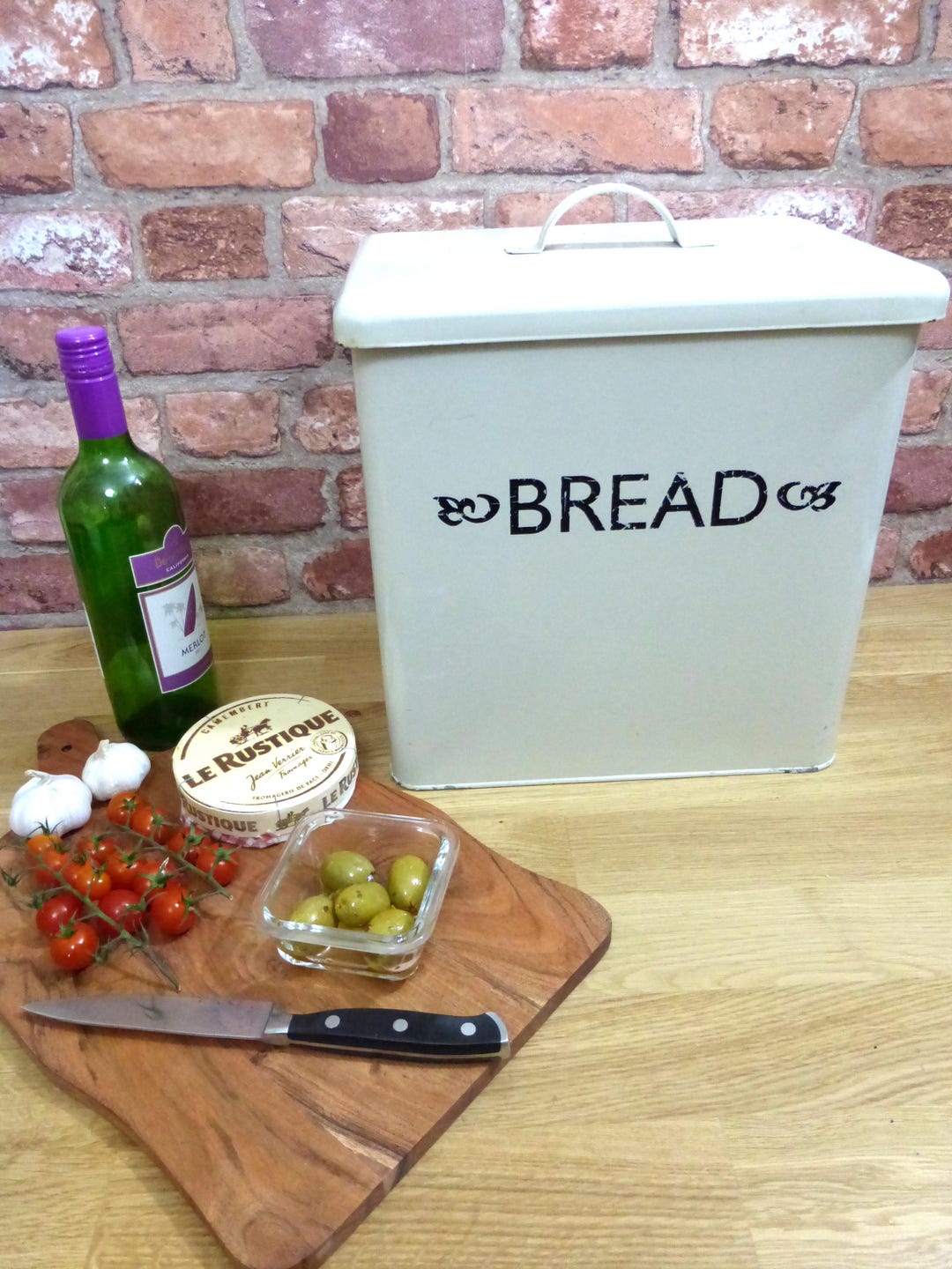 Vintage Enamel Bread Bin, A Timeless Classic Vintage Retro Kitchen ...
