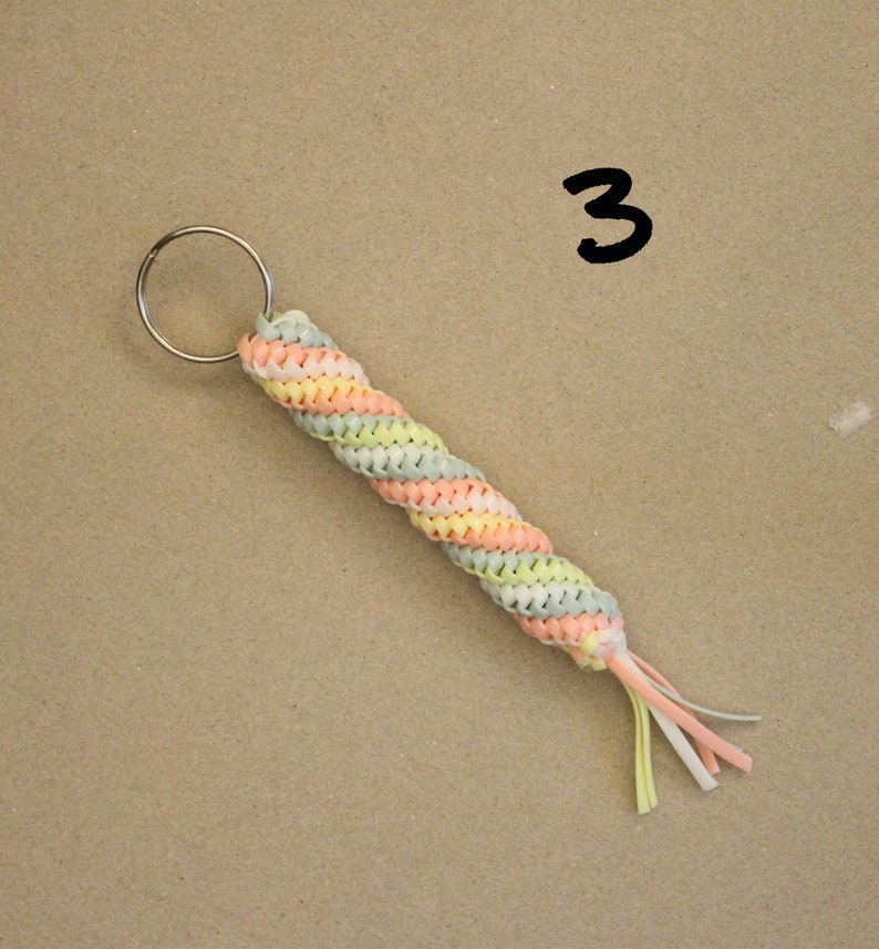 Rexlace/gimp/boondoggle Keychain - Etsy