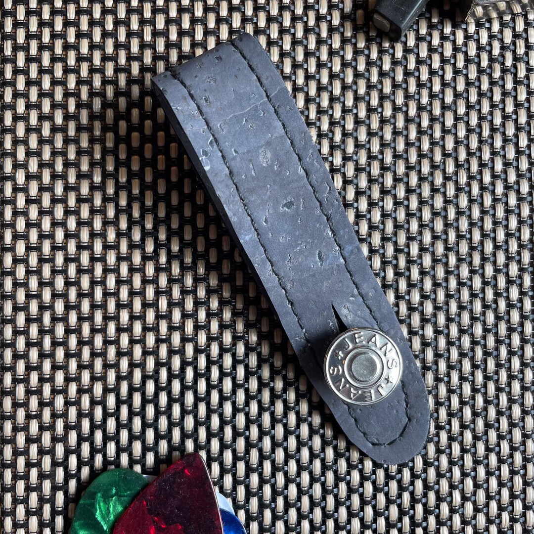 Vegan Headstock Adapter | Gray Guitar Strap Connector | Banjo Strap ...