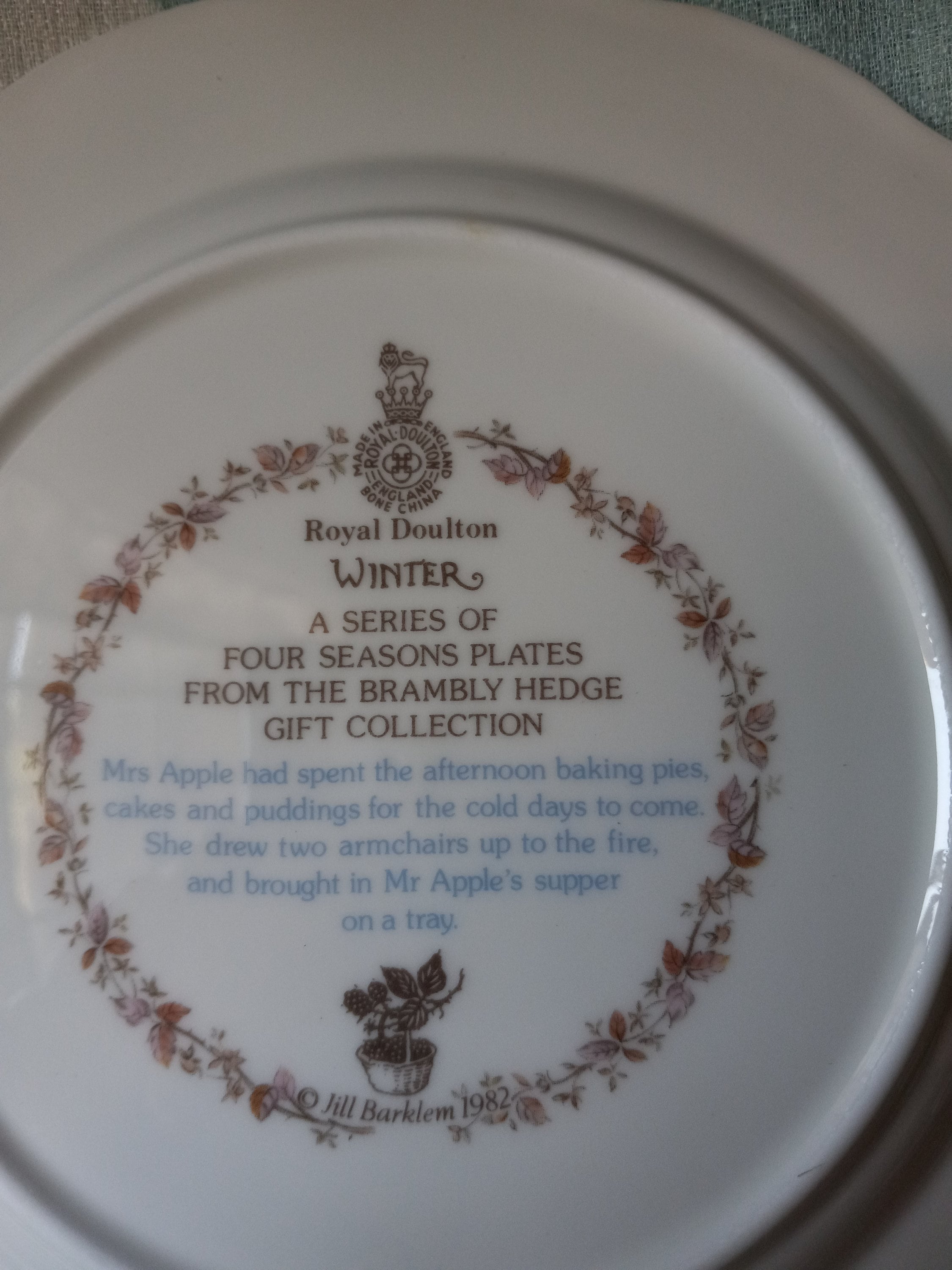Royal Doulton Brambly Hedge Winter Plate for 1982 - Etsy