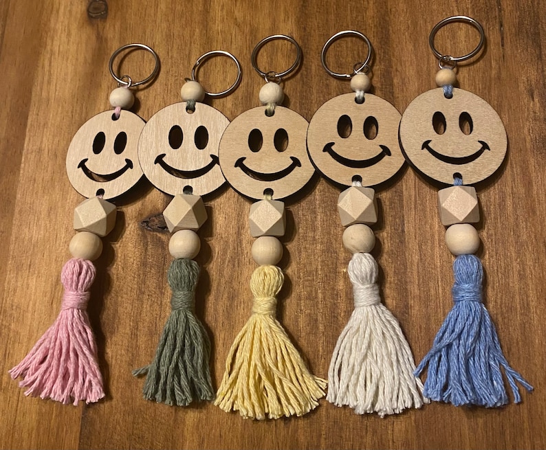Smiley Face Keychain - Etsy