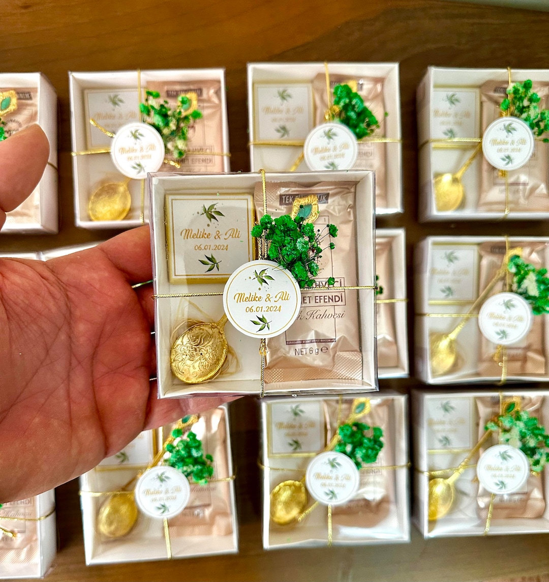 Wedding Souvenir, Wedding Favors With Coffee, Spoon and Chocolate in ...