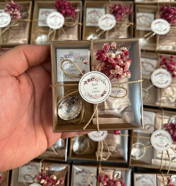 Small wedding gifts 60 photos - Astyledwedding.com