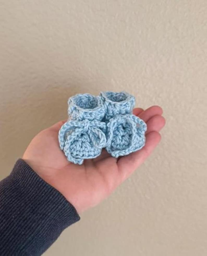 CROCHET PATTERN // Tiny Baby Booties for Miscarriage Remembrance and ...