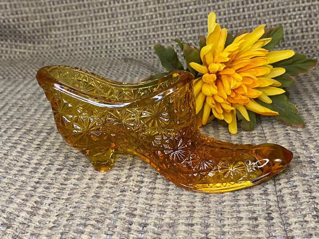 Cinderella (ish) 1960s MC Daisy and Button Clear by LE Smith Art Glass ...