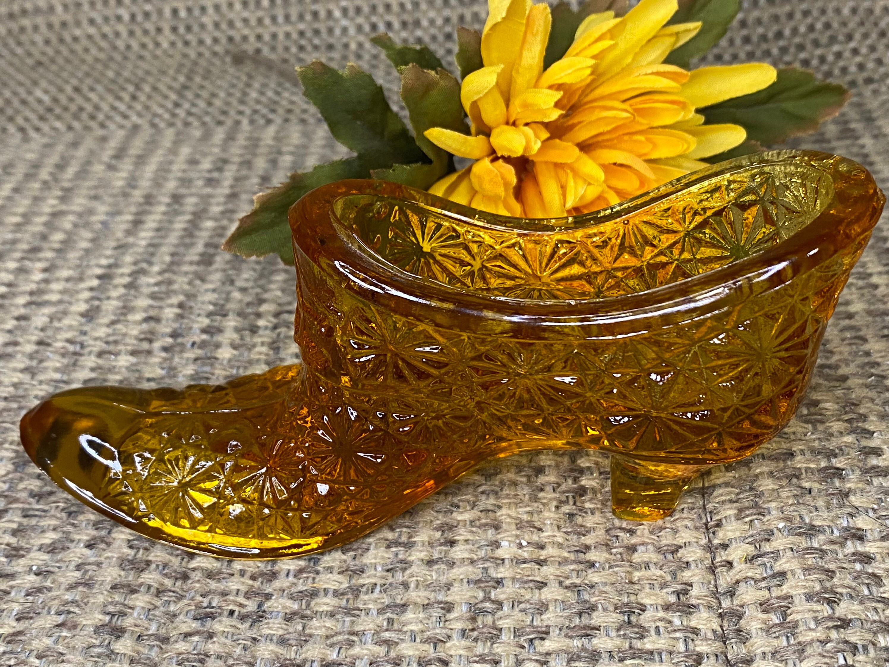 Cinderella ish 1960s MC Daisy and Button Clear by LE Smith Art Glass ...