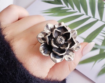 Large Flower Statement Ring - Etsy