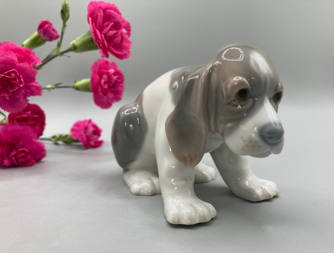 Vintage LLADRÓ Beagle Puppy Porcelain Figurine: Collectible Dog Decor ...