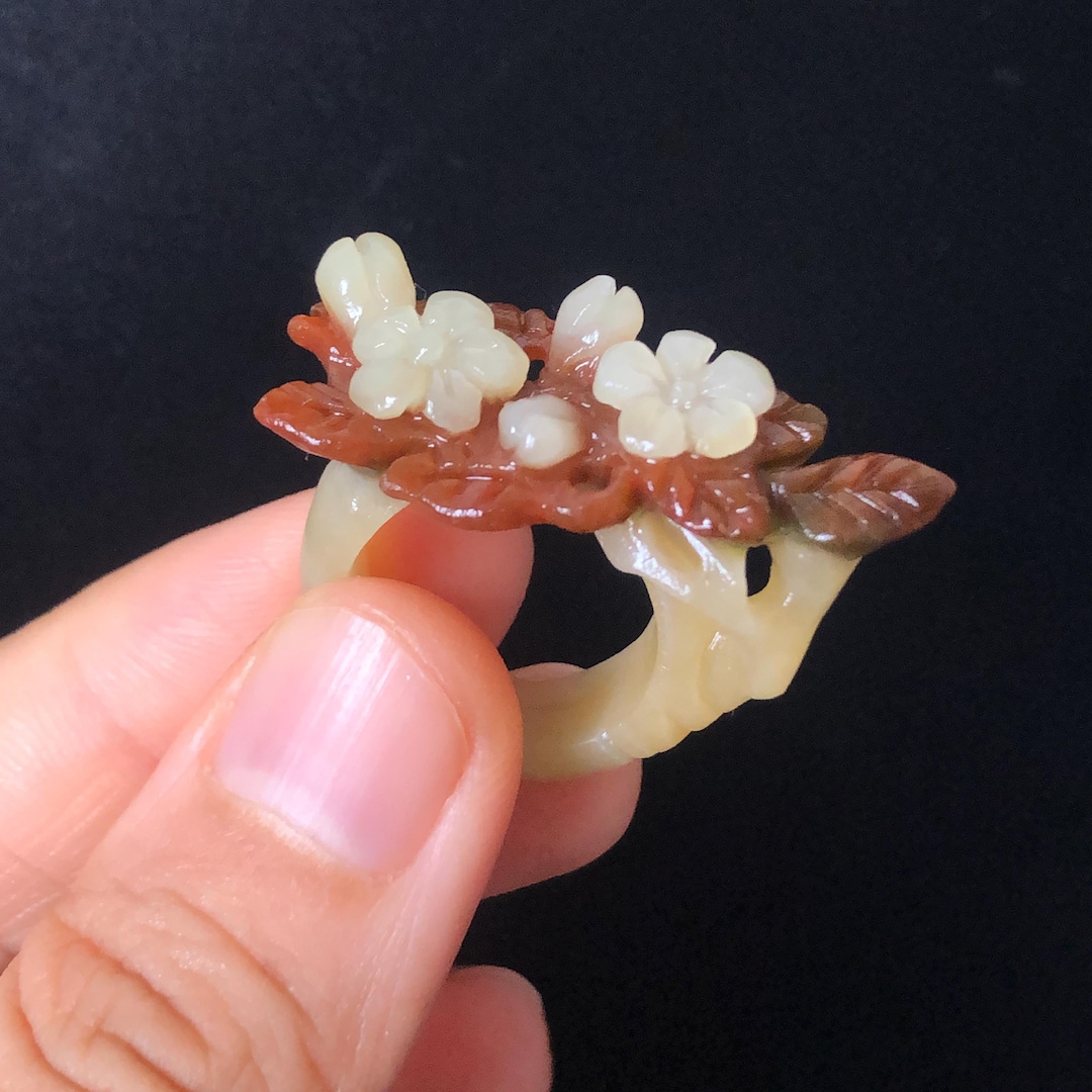 Natural Xiu Jade Serpentine Hand-carved Plum Blossom Flower Blooming ...