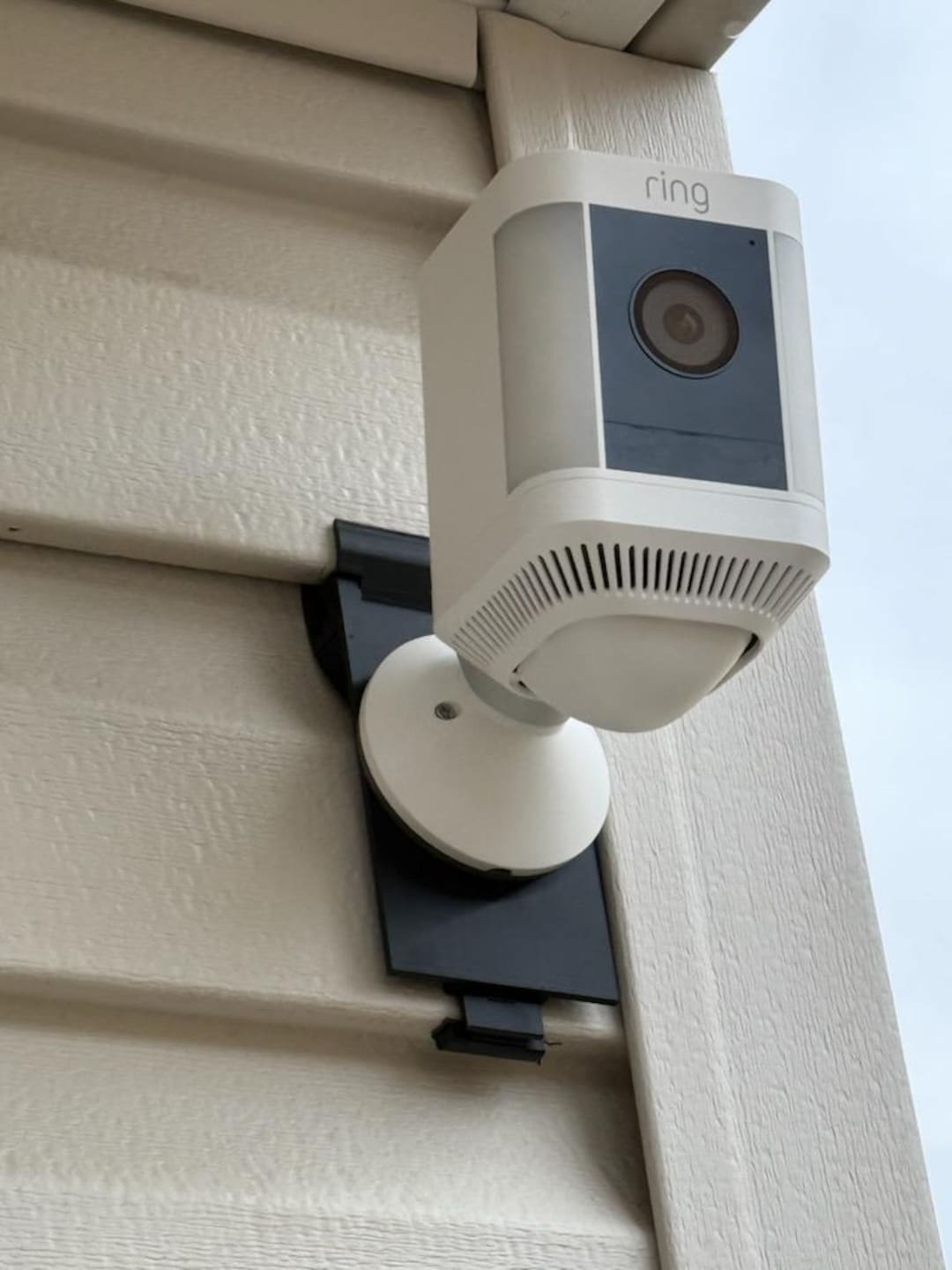Vinyl Siding Mount for Ring Spotlight Cam - Secure Fitting - No Screws ...