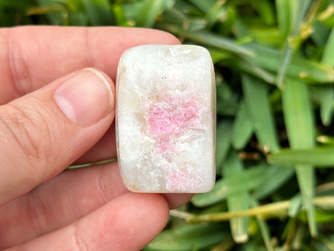 Tugtupite Tumbled Stone- UV Reactive, Tenebrescent, Phosphorescent - Etsy