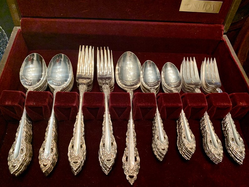 Royal Grandeur silverplate 1975 by ONEIDA SILVER Complete - Etsy