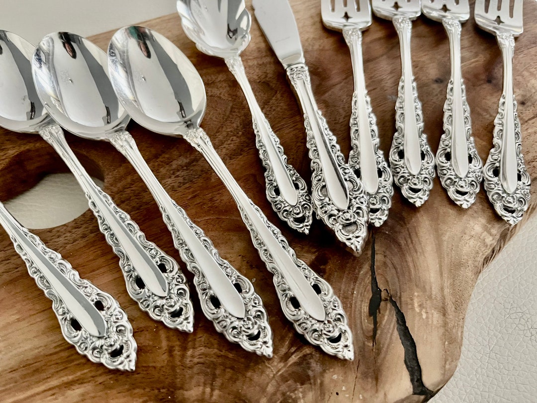 Royal Grandeur (silverplate, 1975) by ONEIDA SILVER - Dessert Spoons ...