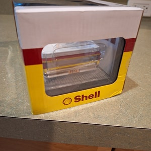 Display Pictures 1973 Chevrolet Cheyenne 10 Pickup shell Oil 1/24 Scale ...