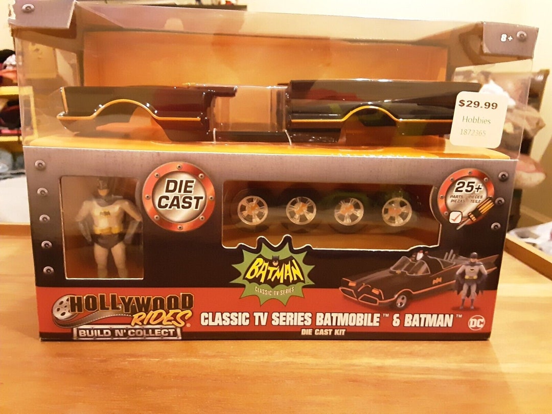 Model Kit Classic Batmobile & Batman Figurine 1966 1/24 Scale Diecast ...