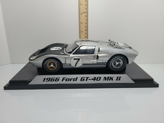 Silver Gt40