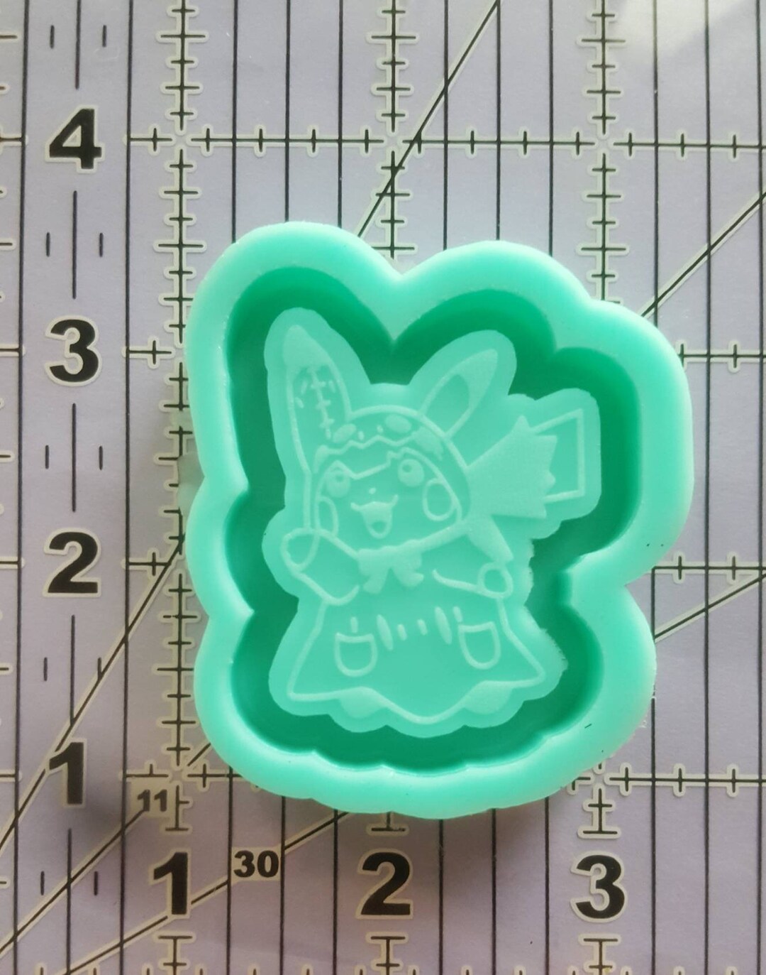 Pika Halloween Grippy Shaker Mold - Etsy