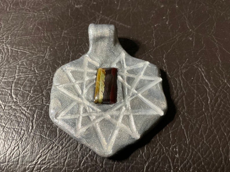 Xemheka Hexagon-shaped Red Tigers Eye Pendant Handcrafted Hendecagram ...