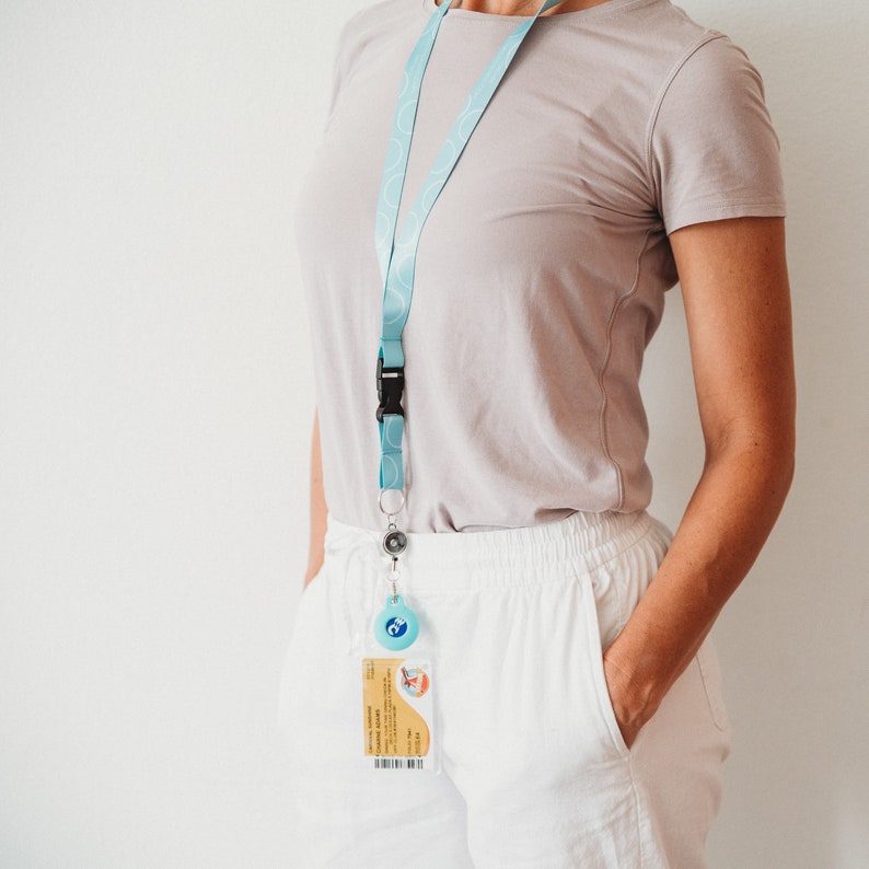 Beach-vibe Cruise Lanyard Set: Medallion & Card Holder, Retractable ...