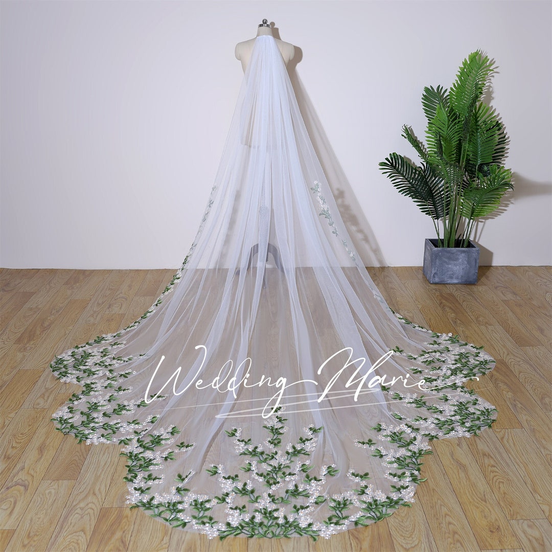 Petal-shape Trailing Veil,unique Floral Veil,with Green Leaf/white ...