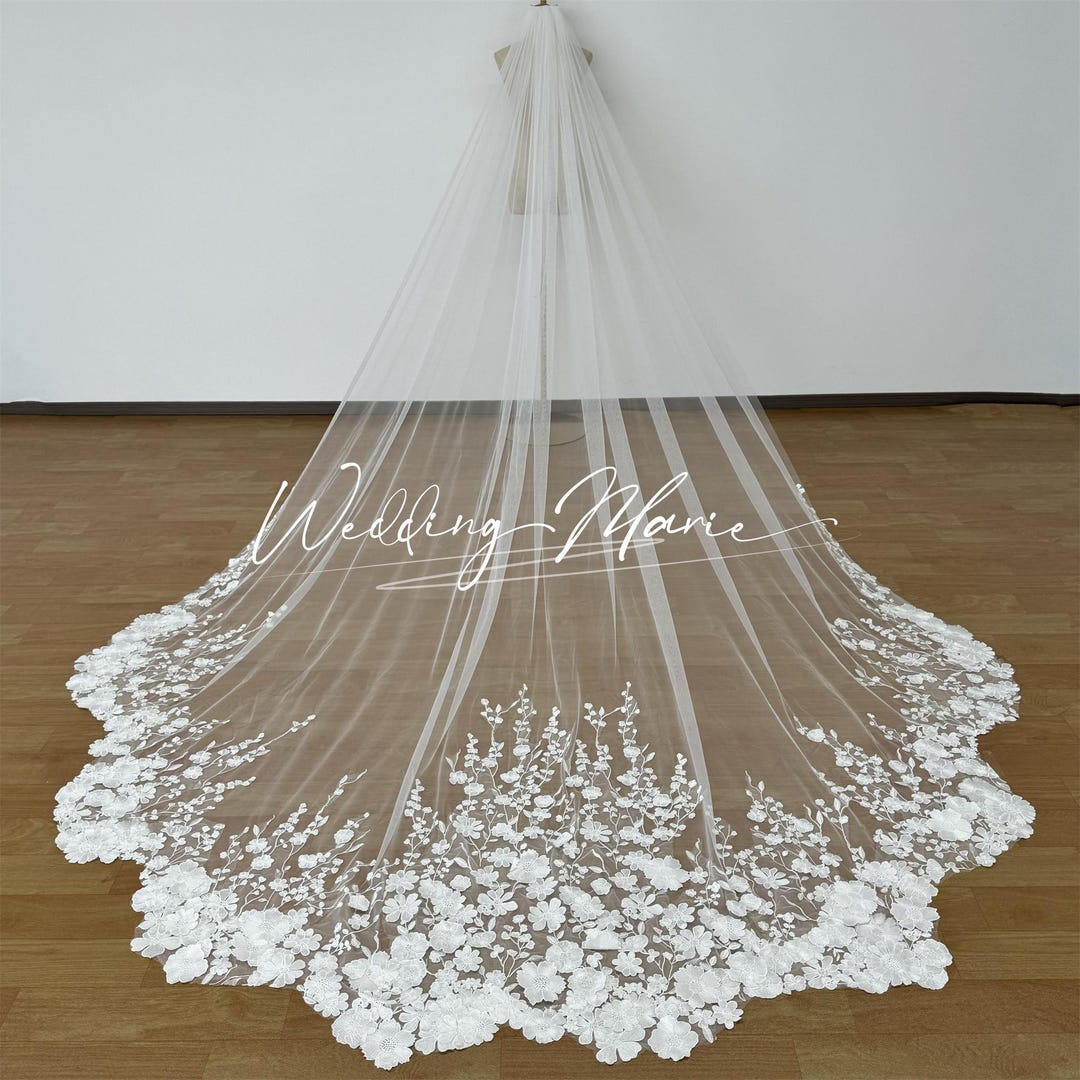 Petal-shaped Trailing Wedding Veil, Unique Bridal Veil, White Flower ...
