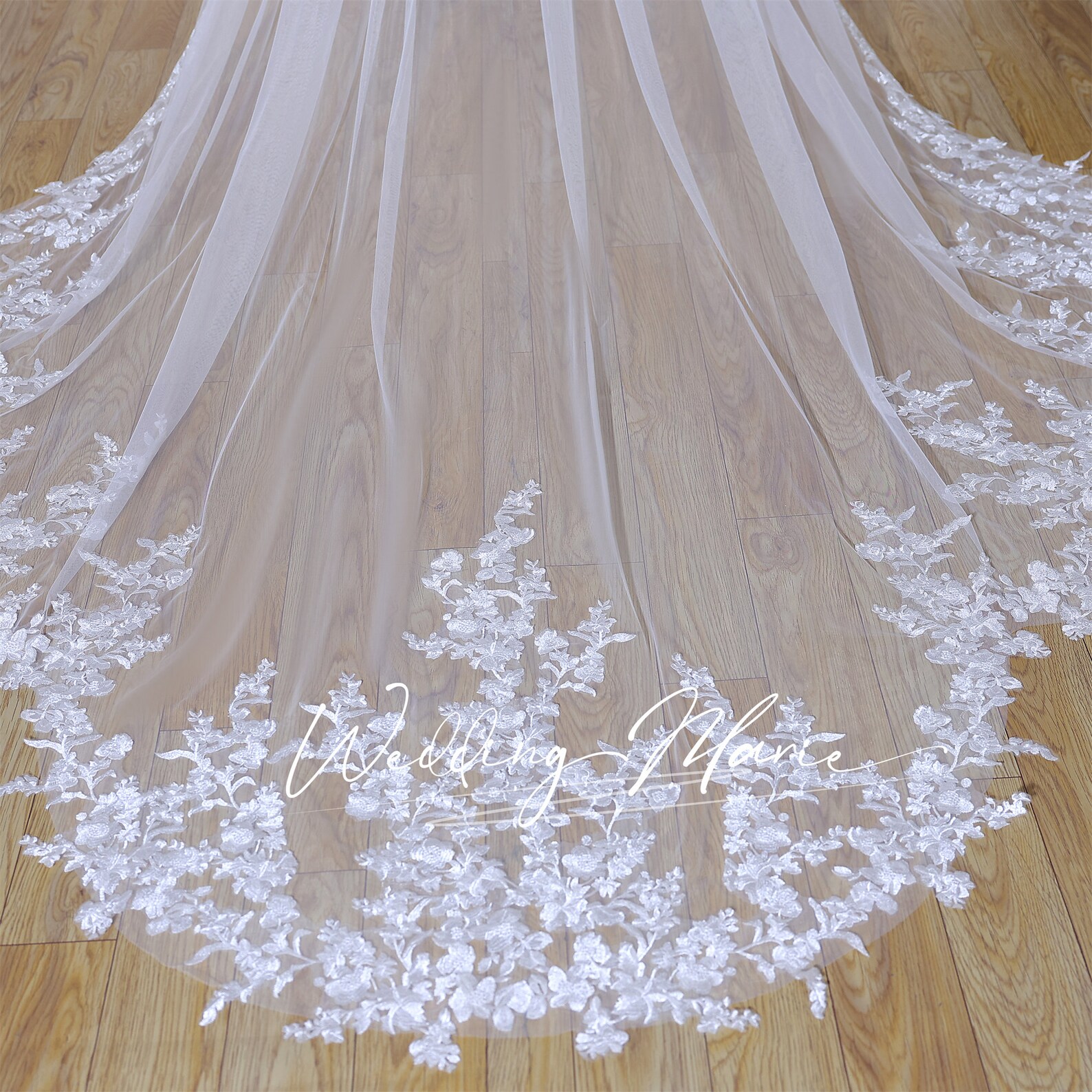 Elegant Lace Wedding Veil, Floral Bridal Veil, Petal Shaped Trailing ...