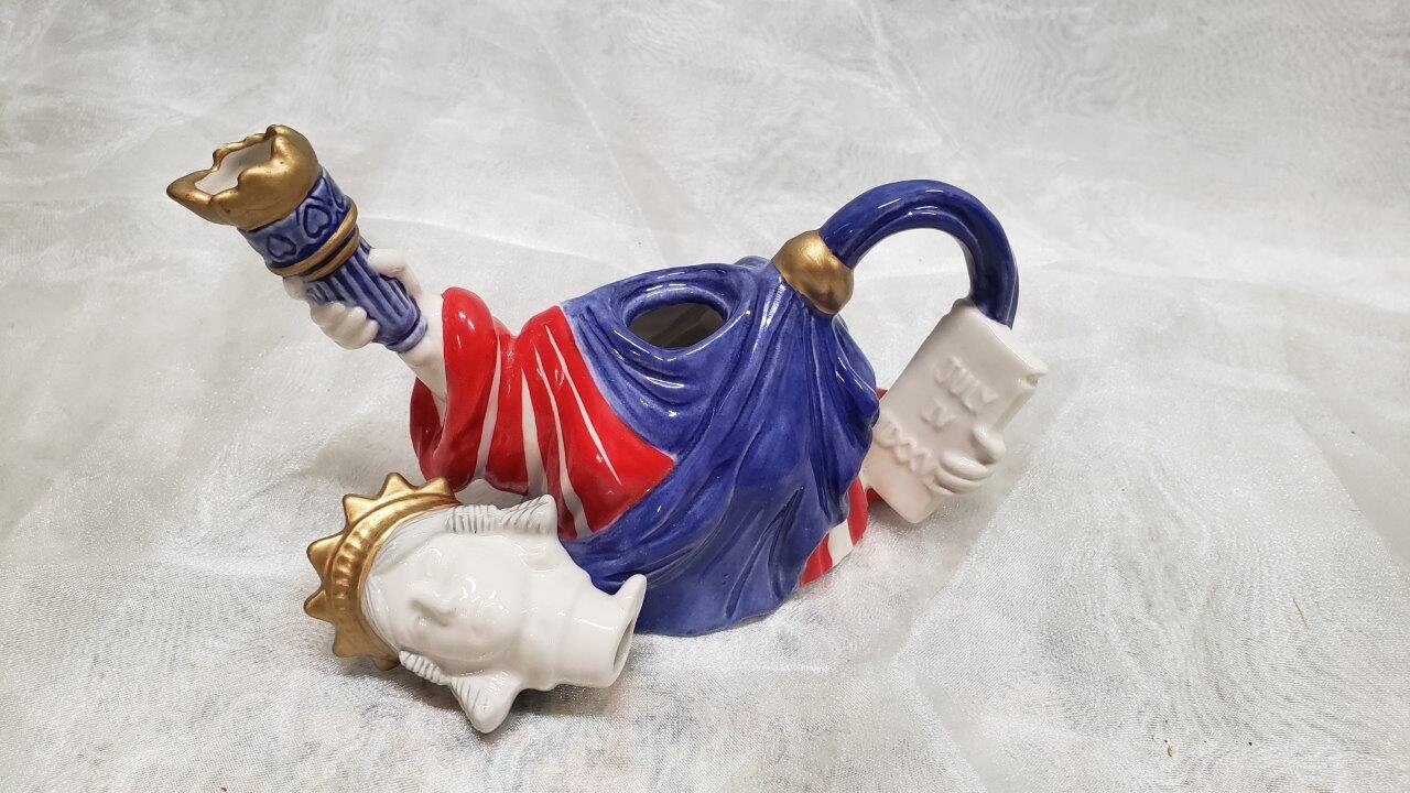Vintage Fitz and Floyd Statue of Liberty Teapot Décor Red White and ...