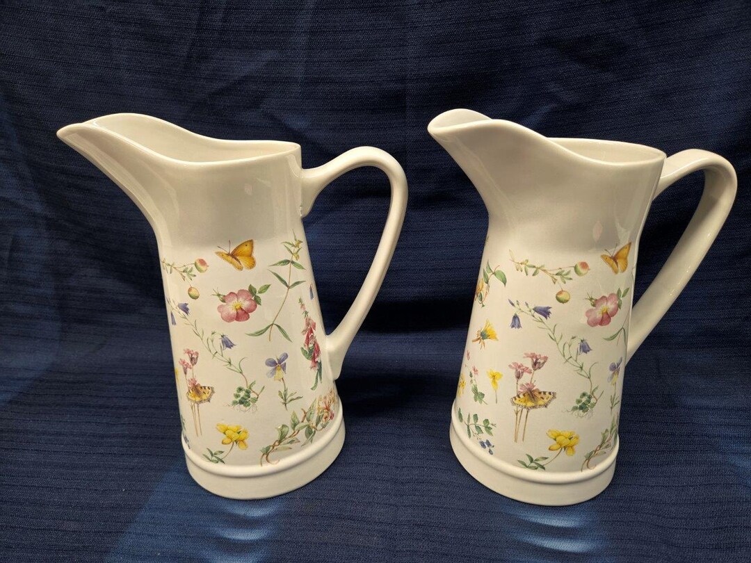 Set of 2 White Pitchers With Floral Designs – Marjolein Bastin Water ...
