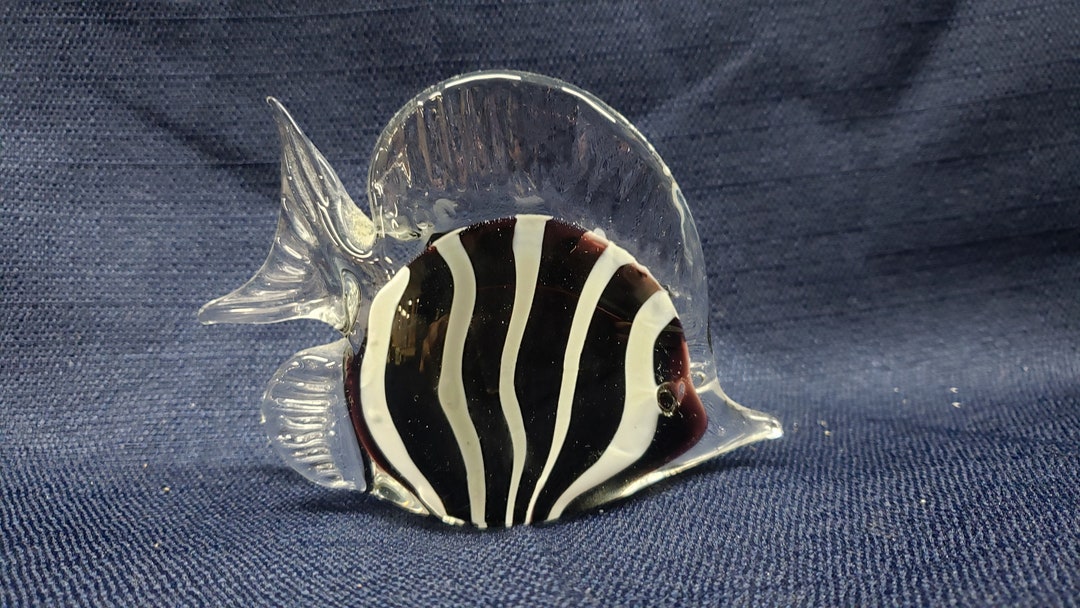 Black and White Glass Fish Paperweight in Excellent Condition – Glass ...