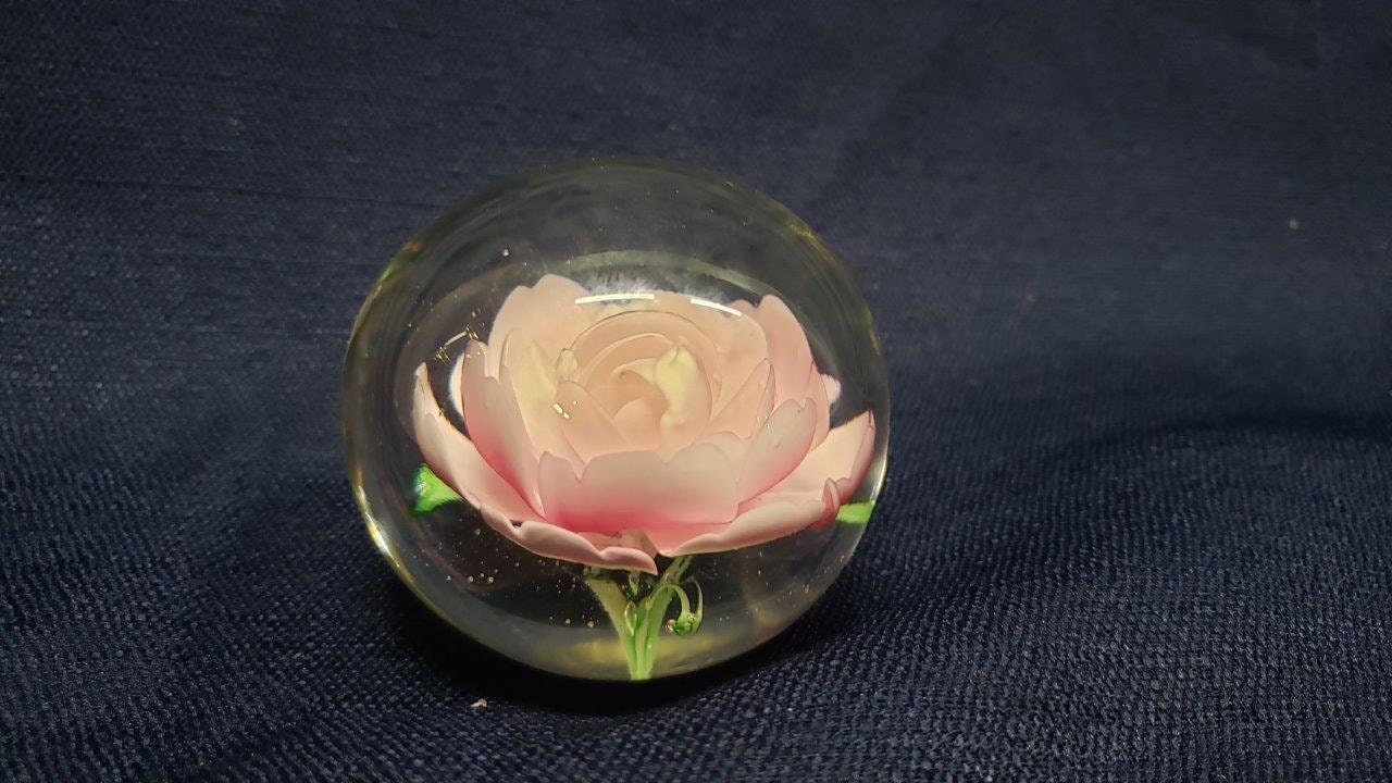 Vintage Lillian Vernon Pink Rose Paperweight – Heavy Glass Paperweight ...