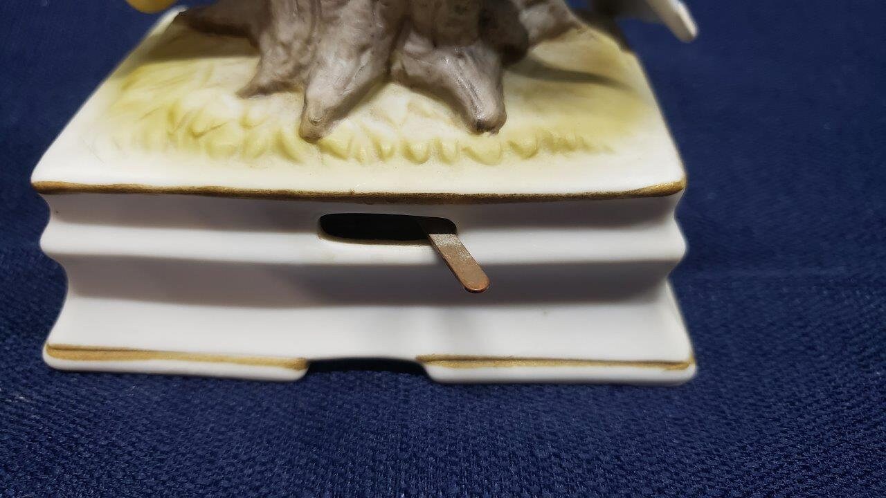 Blue Bird Music Box somewhere Over the Rainbow Wind up Music Box ...