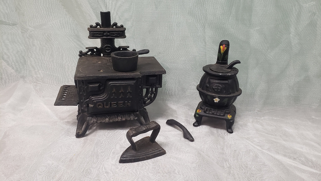 Vintage Mini Cast Iron Stove, Furnace and Accessories – Cast Iron Décor ...