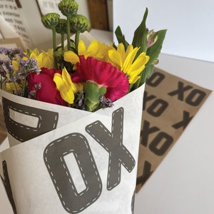 XOXO | Fresh Flower Bouquet Wraps - Etsy