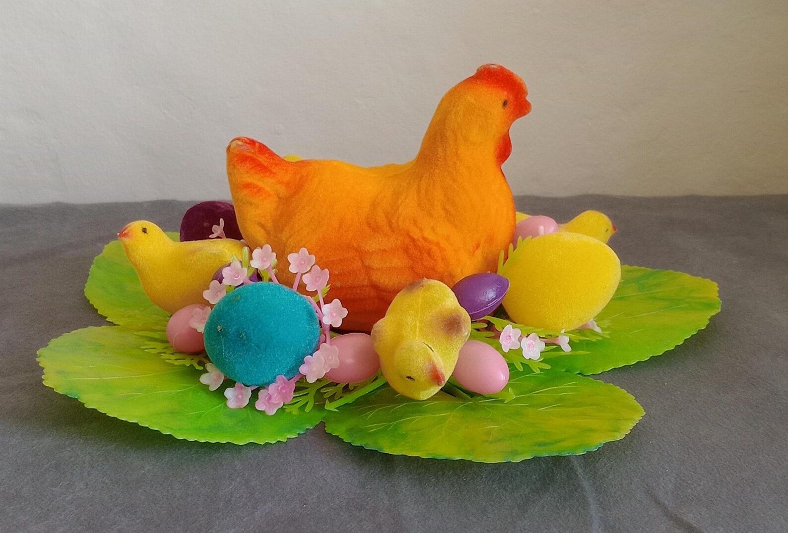HTF Vintage Flocked Plastic Hen & Chicks Easter Centerpiece W/ Eggs ...