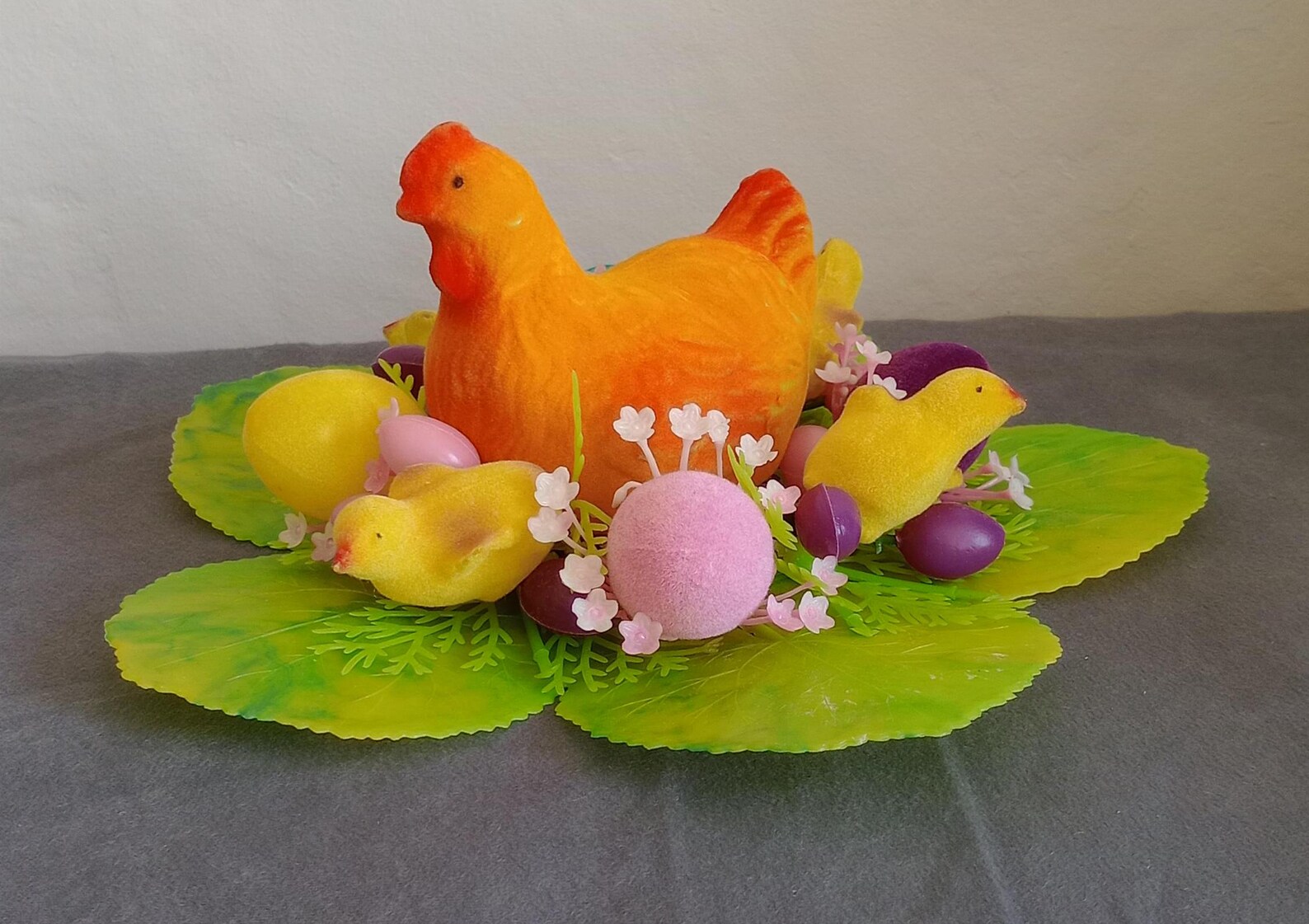 HTF Vintage Flocked Plastic Hen & Chicks Easter Centerpiece W/ Eggs ...
