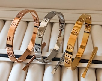Bygone Love Bracelet 2024 www.alhudapk