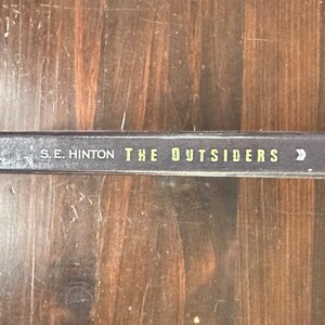 The Outsiders by S.E. Hinton Vintage Speak Penguin Putnam Ex-library ...