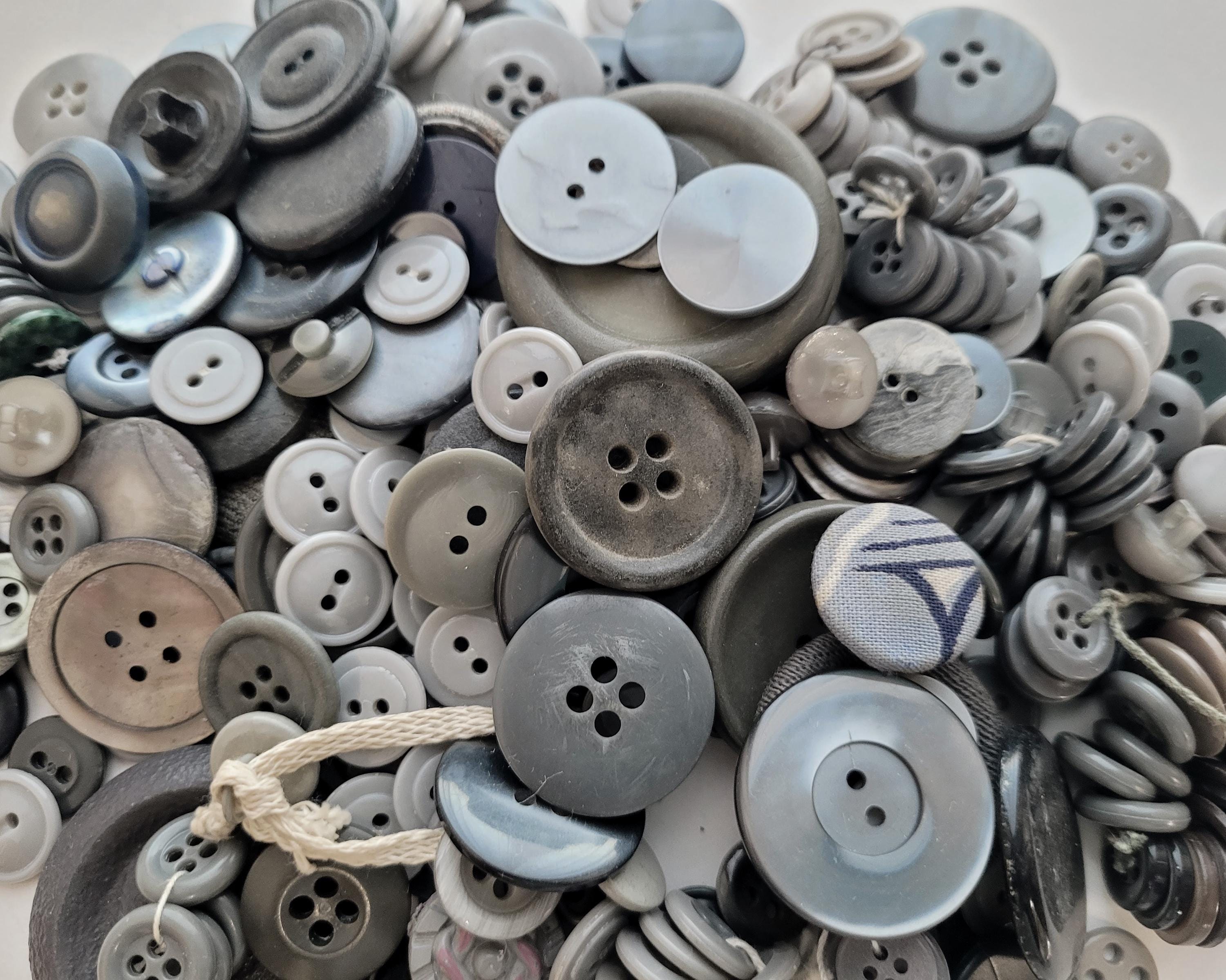 Old Vintage Buttons 1880s 1960s Gray Assorted Sizes Grab Bag Crafting ...