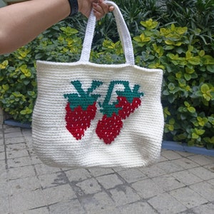 Strawberry Tote Bag Crochet Pattern - Cute Summer Patterns - DIY ...