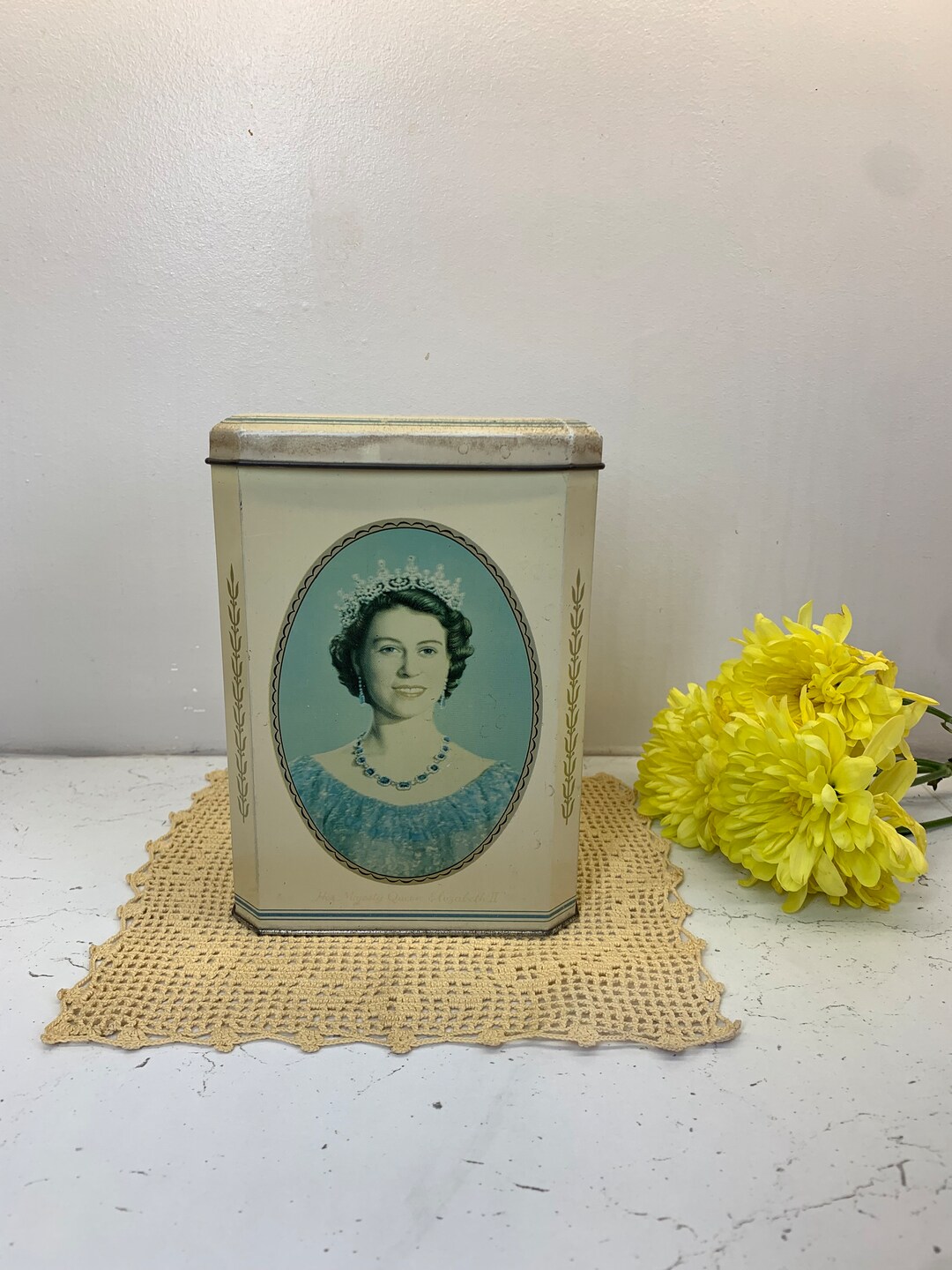 Vintage Queen Elizabeth Duke of Edinburgh Tin Container-her Majesty ...