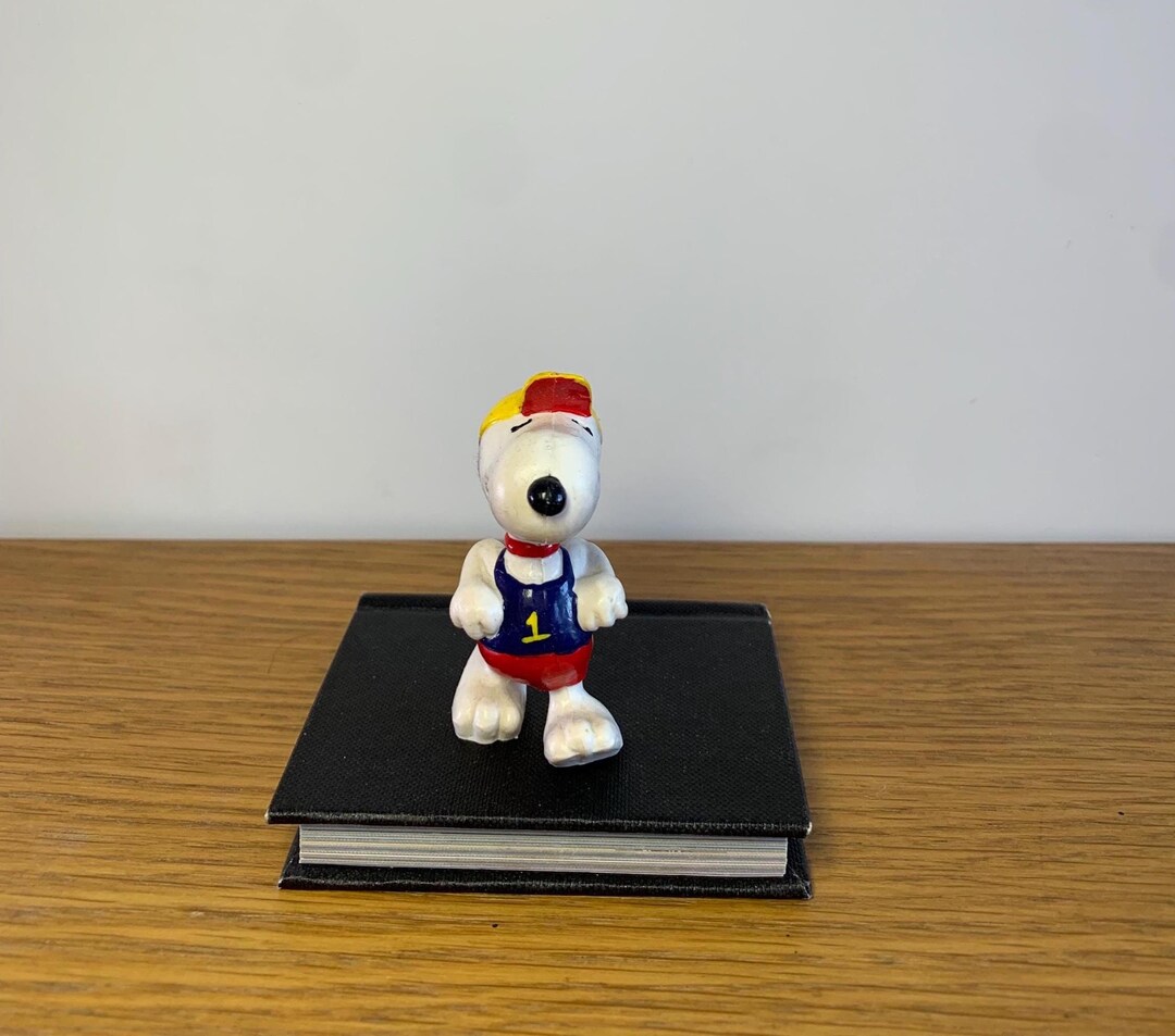 Vintage 1970s Peanuts | Snoopy Runner - Etsy