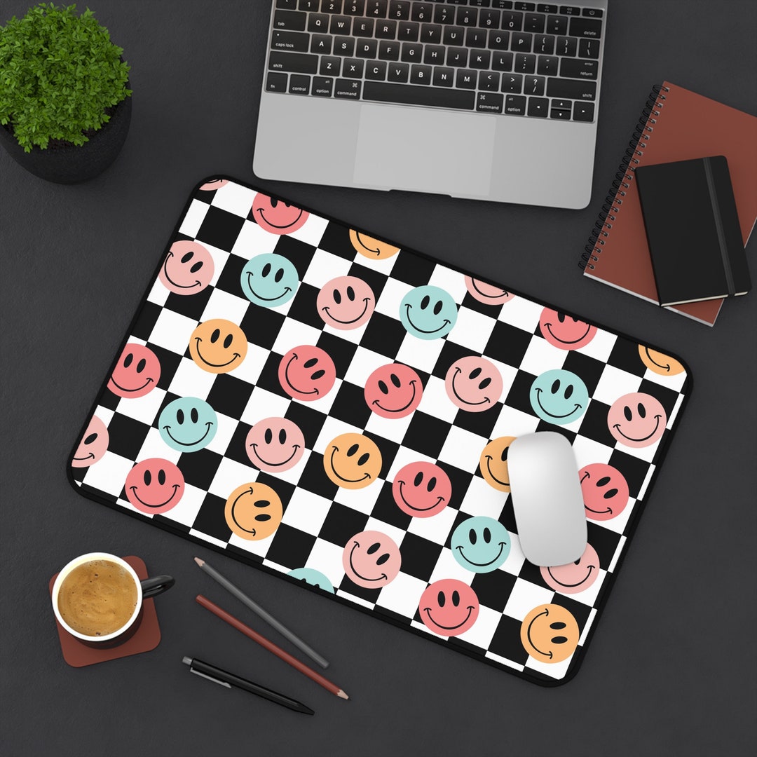 Cute Smile Face Checkered Desk Mat, Groovy Mouse Pad, Gaming Desk Mats ...