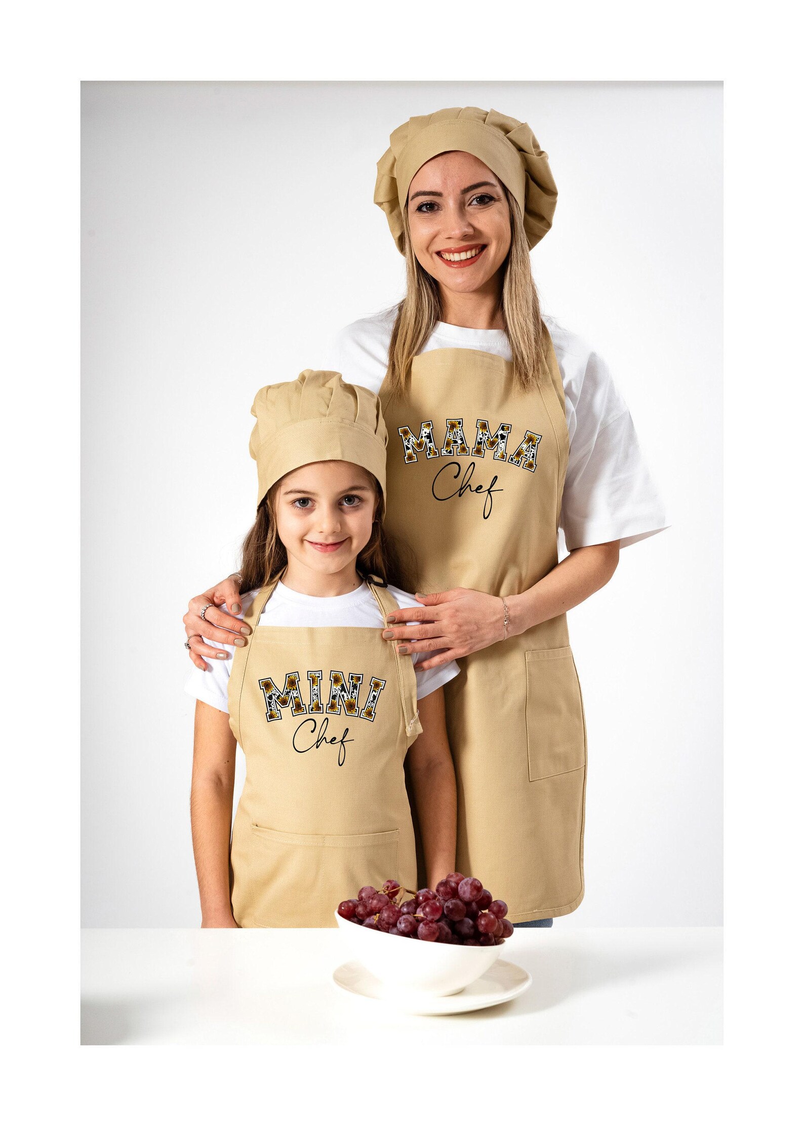 Mama and Mini Chef Apron Set: Matching Mother Daughter Aprons - Etsy